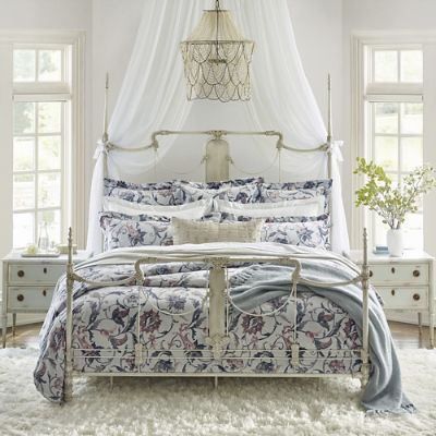 Jardin Bed | Frontgate